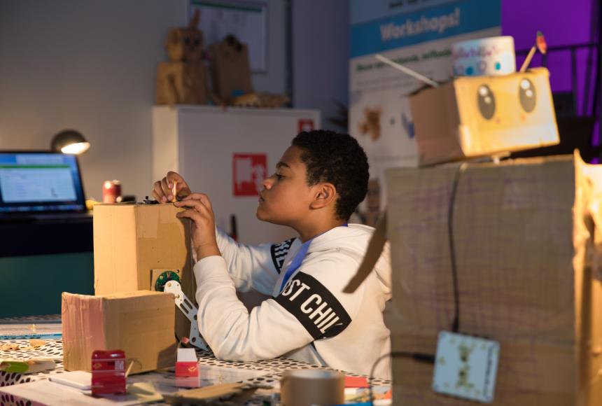 BYOR - BUILD YOUR OWN Robot - LantarenVenster Rotterdam