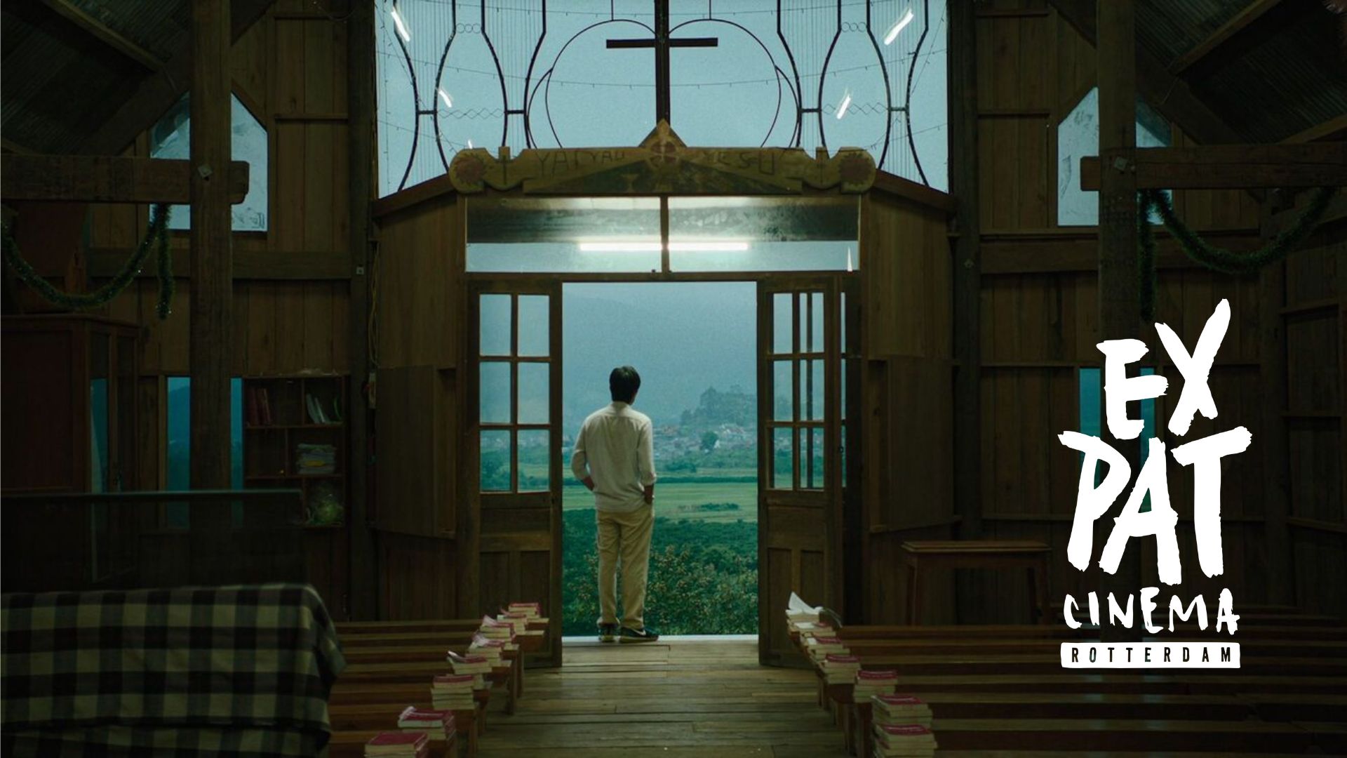 Inside the Yellow Cocoon Shell - Expat Cinema Rotterdam ...